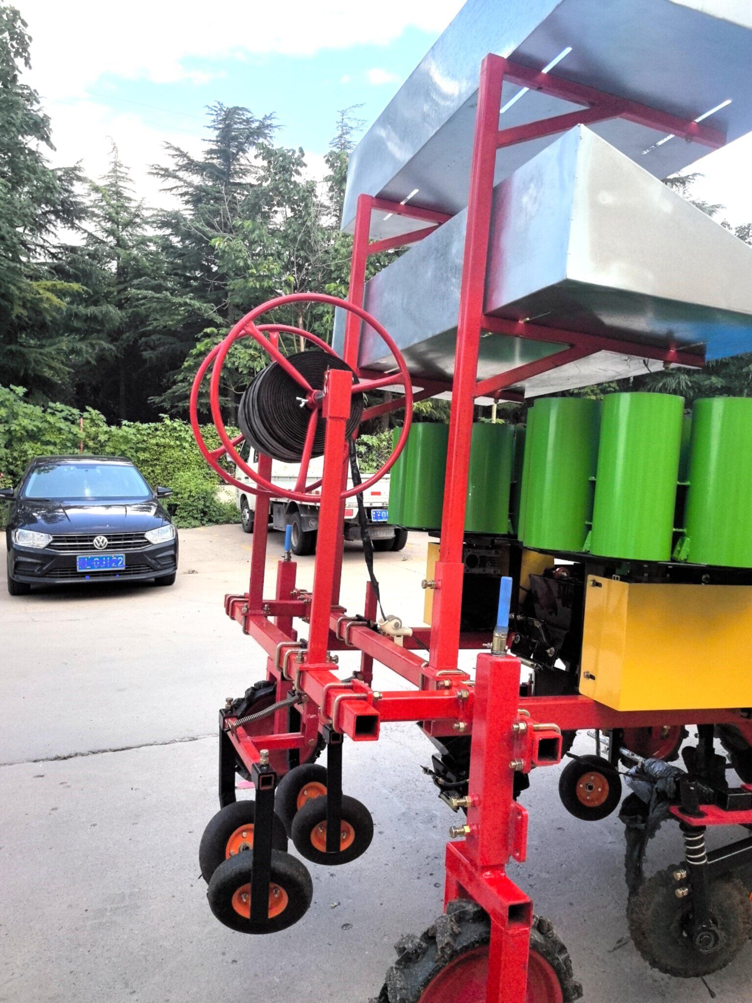 Pineapple Transplanter - HUAYO AGRO MACHINE