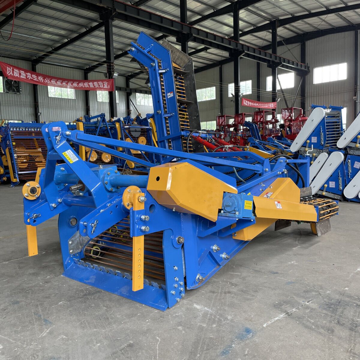 HPHT-1100 Auto loading Potato Harvester - HUAYO AGRO MACHINE