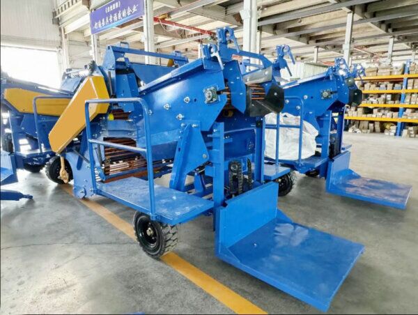 Potato Harvest Machine with Bag loader - HUAYO AGRO MACHINE